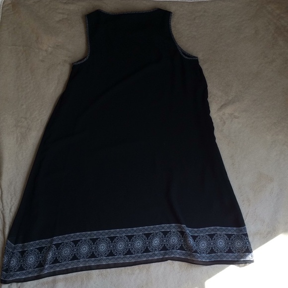 Max Studio | Dresses | Max Studio Black White And Red Floral Dress ...